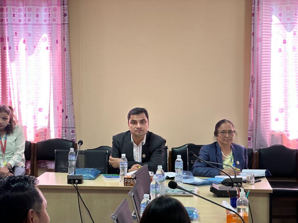 पूर्वाधार विकास समितिकाे पहिलो बैठकमा माननीय प्रदीप पौडेल द्वारा १७ वटा ...